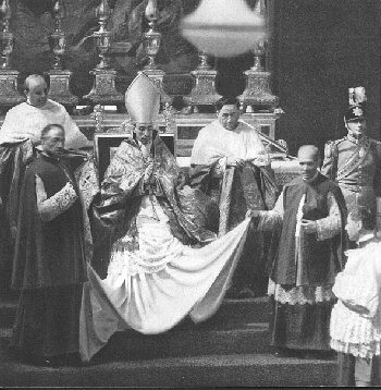 New Liturgical Movement: Unused or Unseen Papal Vesture and Vestments