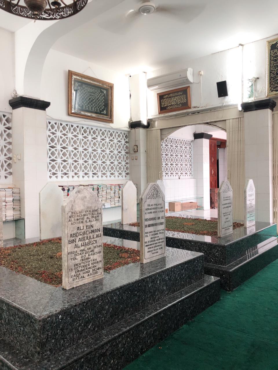 Makam Mbah Priok - Majelis Ta'lim Almunawwarah