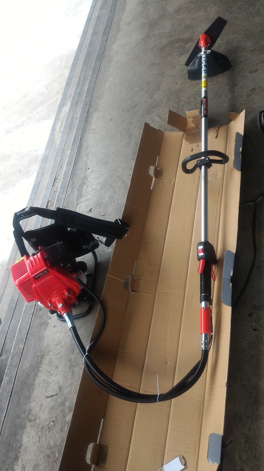 ANDRE TEKNIK JAKARTA: MESIN POTONG RUMPUT 4 TAK MURAH JAKARTA