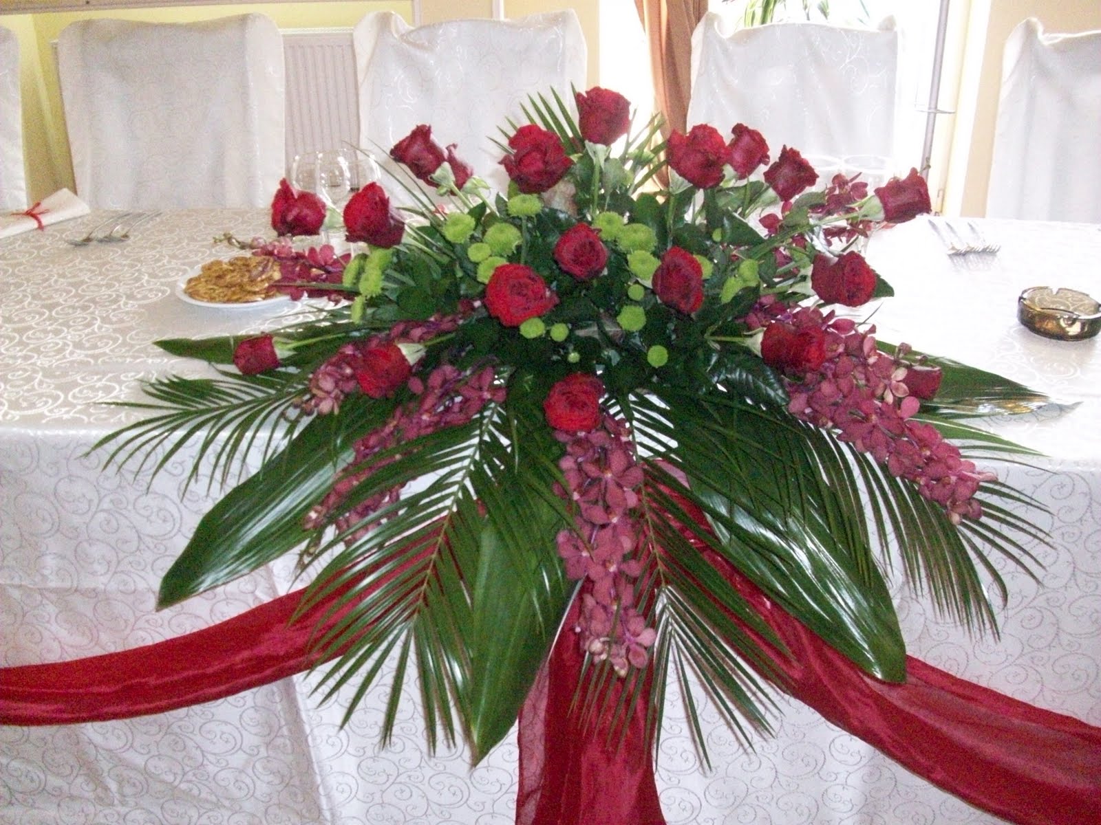 FLORI PENTRU NUNTA: aranjamente florale nunta