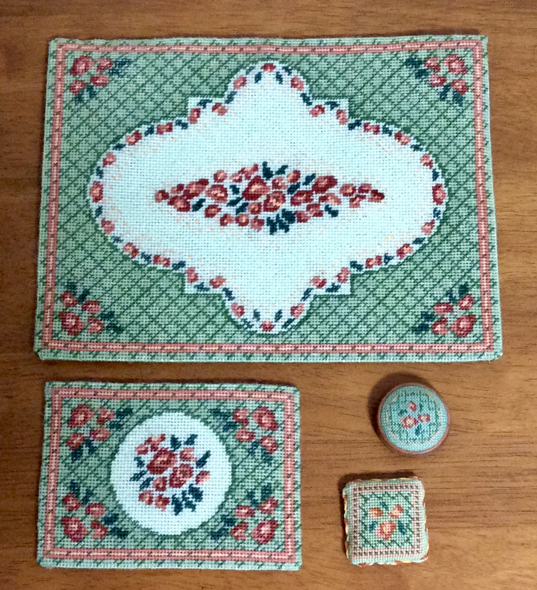 Hokkaido Kudasai: Friday Finish - Miniature Carpet