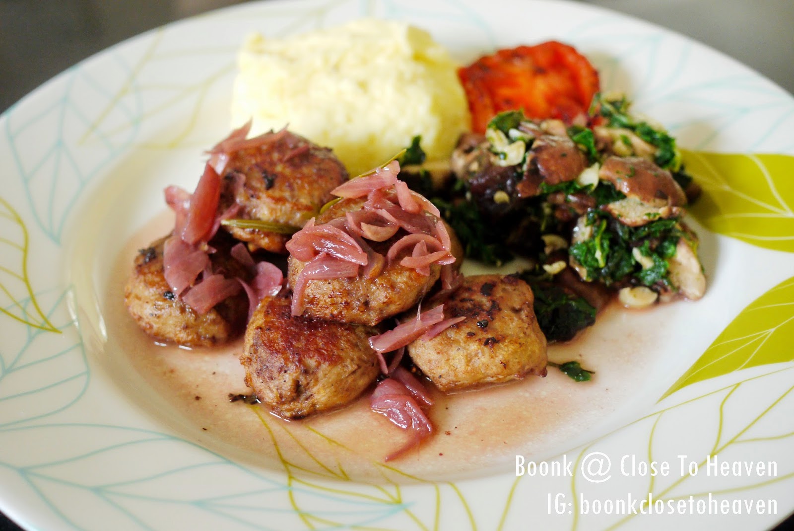 Lamb Bites with Red Wine Sauce