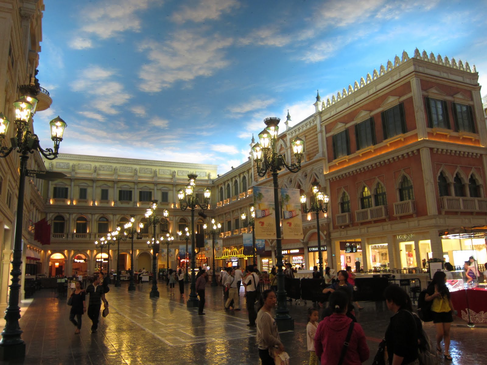 brommel: Venice, Macau