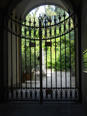 Marie Kinnaman Designs: Gates in Florence, Italy