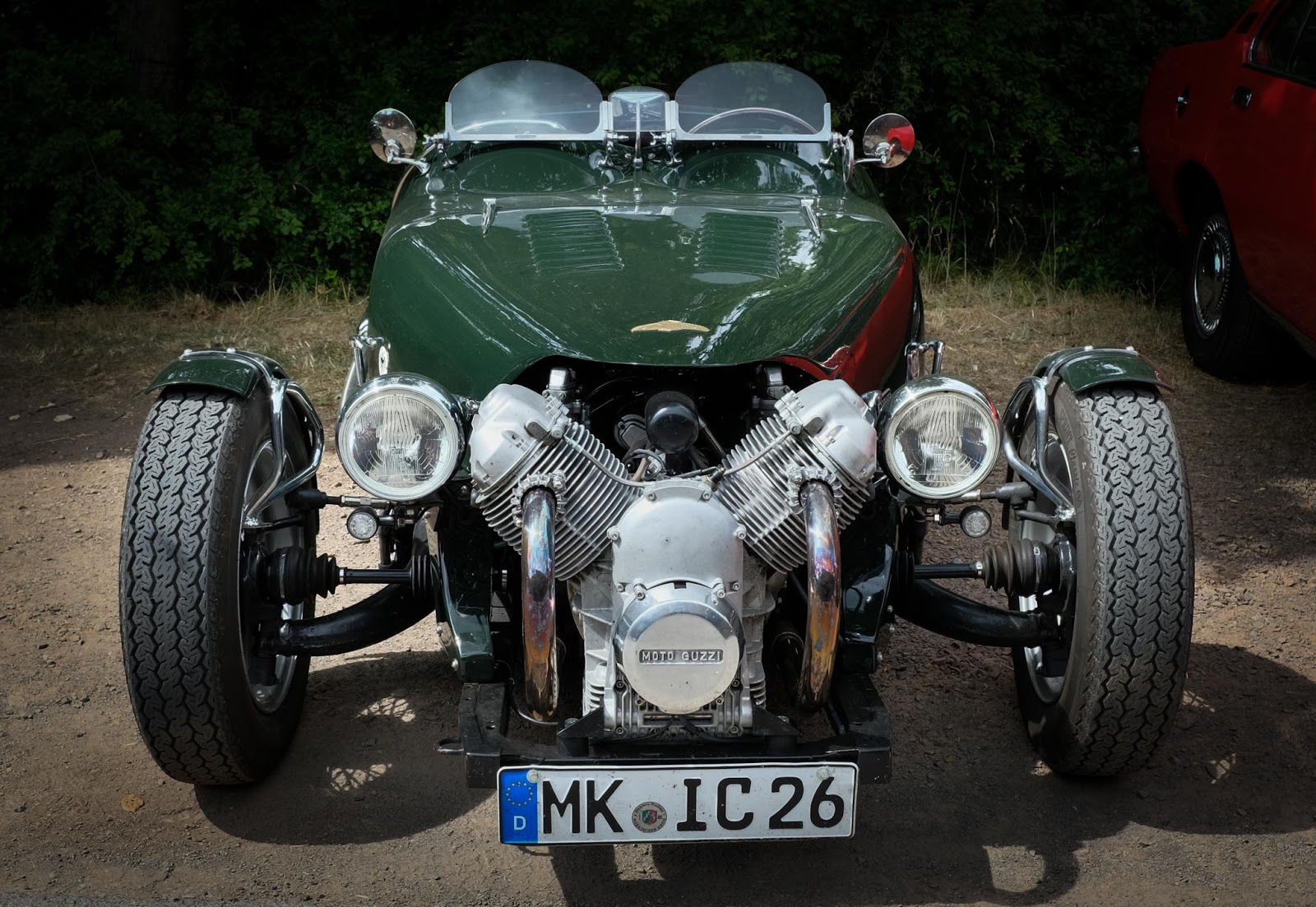 * schnittmengen *: Moto Guzzi - Dreirad für Erwachsene