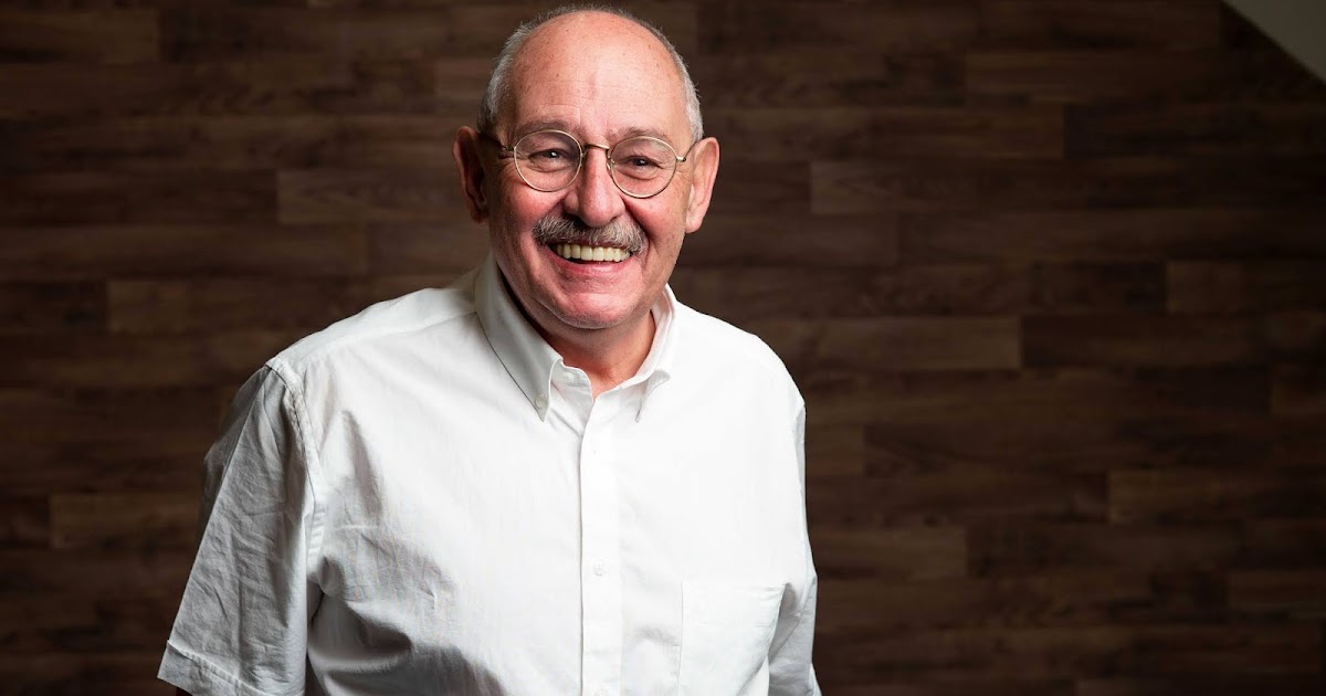 Rancho Las Voces: Libros / «Persona normal» de Benito Taibo