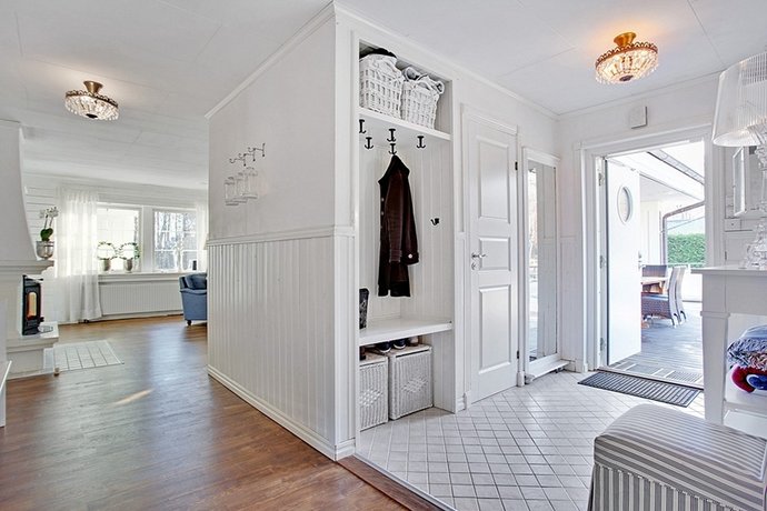 C H A R M I G T ~ L A N T L I G T: Hall inspiration