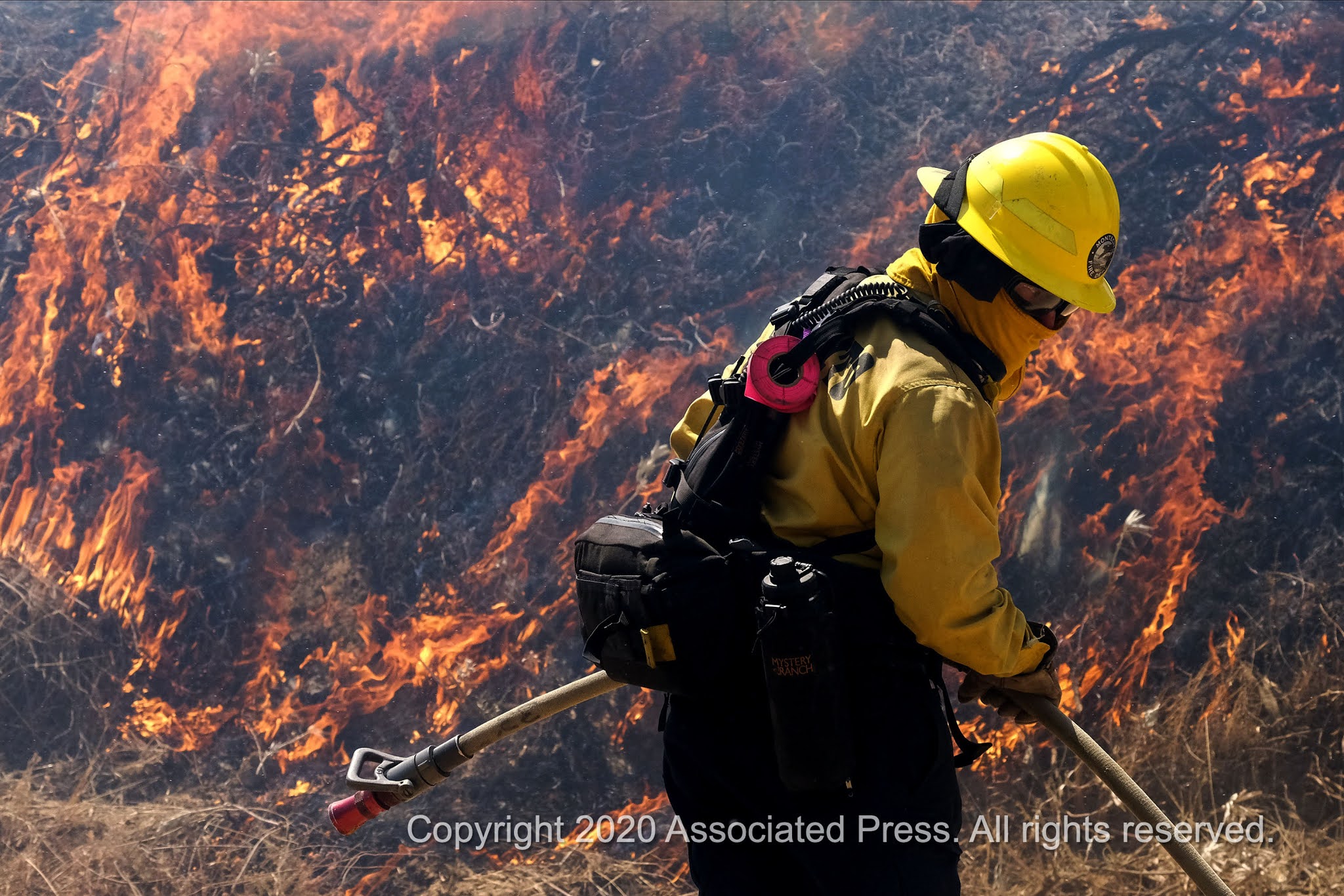 Ringo Chiu Photography: 20200802 The Apple Fire continues burning