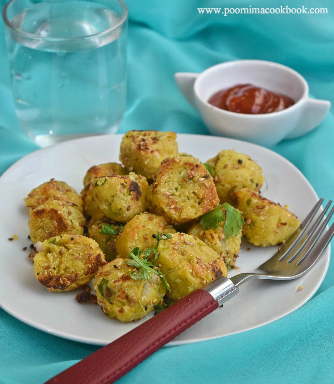 Poornima's Cook Book: Gujarati Lauki Muthiya / Muthiya / Bottle Gourd ...