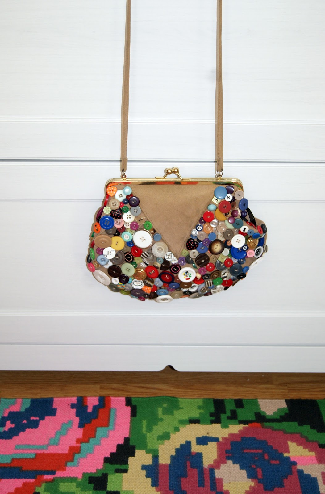 DIY button embellished bag: — Caroline Burke | Burkatron