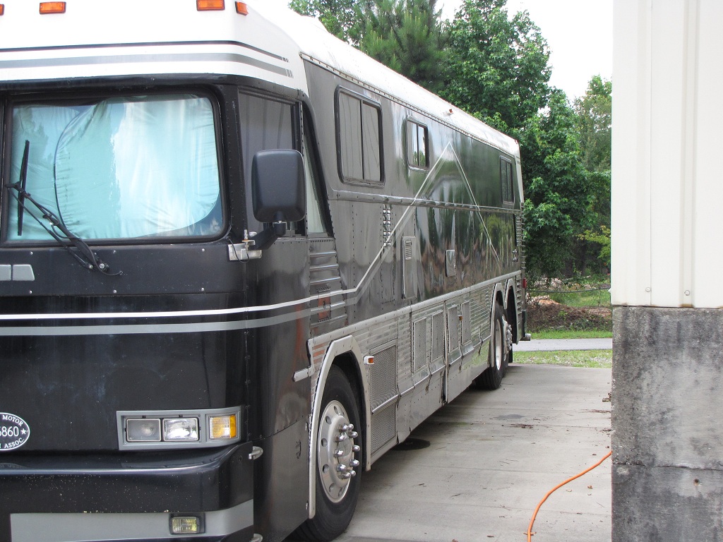 1969 MCI Bus: 1969 MCI Bus Conversion