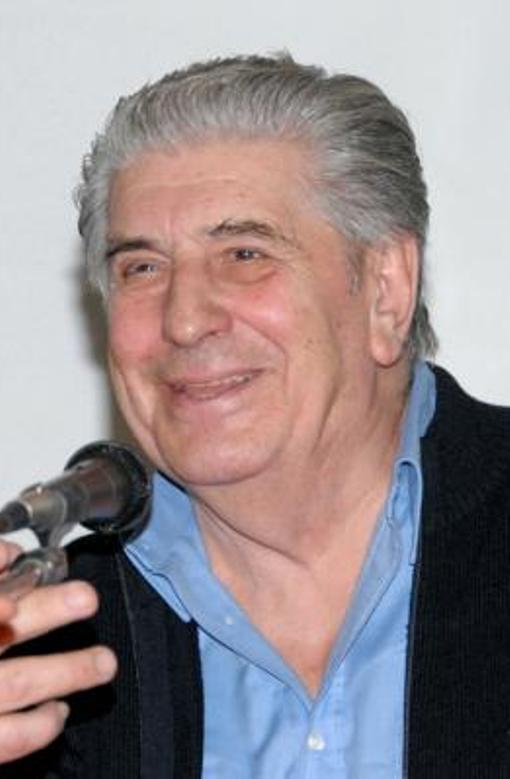 Μποτίλια Στον Άνεμο: Γιώργος Φαρσακίδης: Χάραξε βαθιά και ανεξίτηλα ...