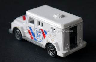 Toys from the Past: #952 MATCHBOX SECURITY TRUCK (Nr. 69) vs. MAJORETTE ...