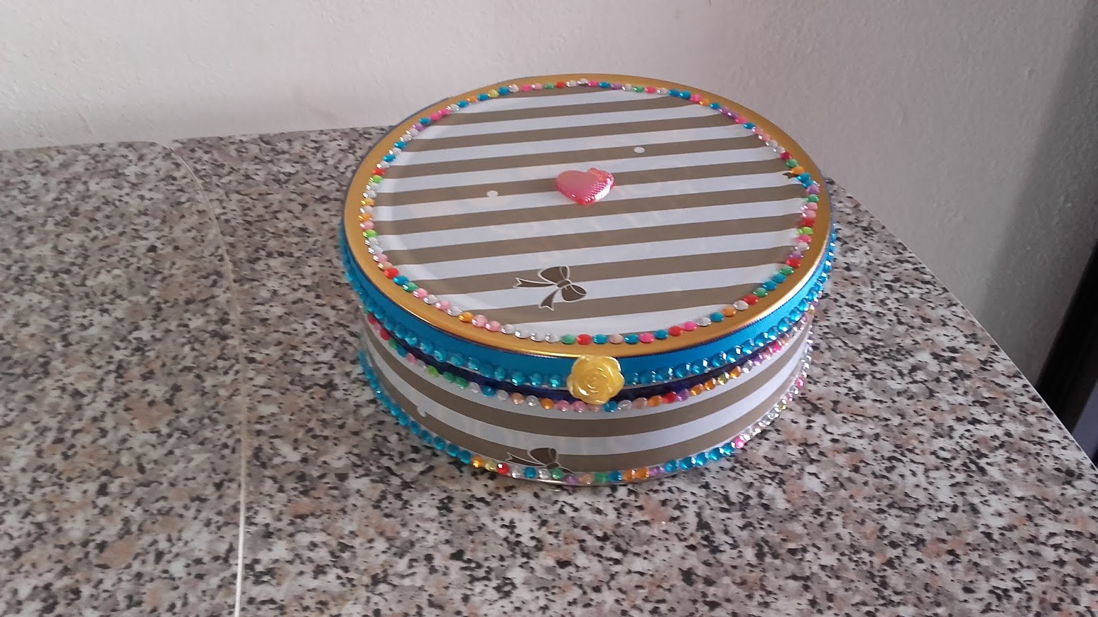 COMO FAZER RECICLAGEM DE LATA