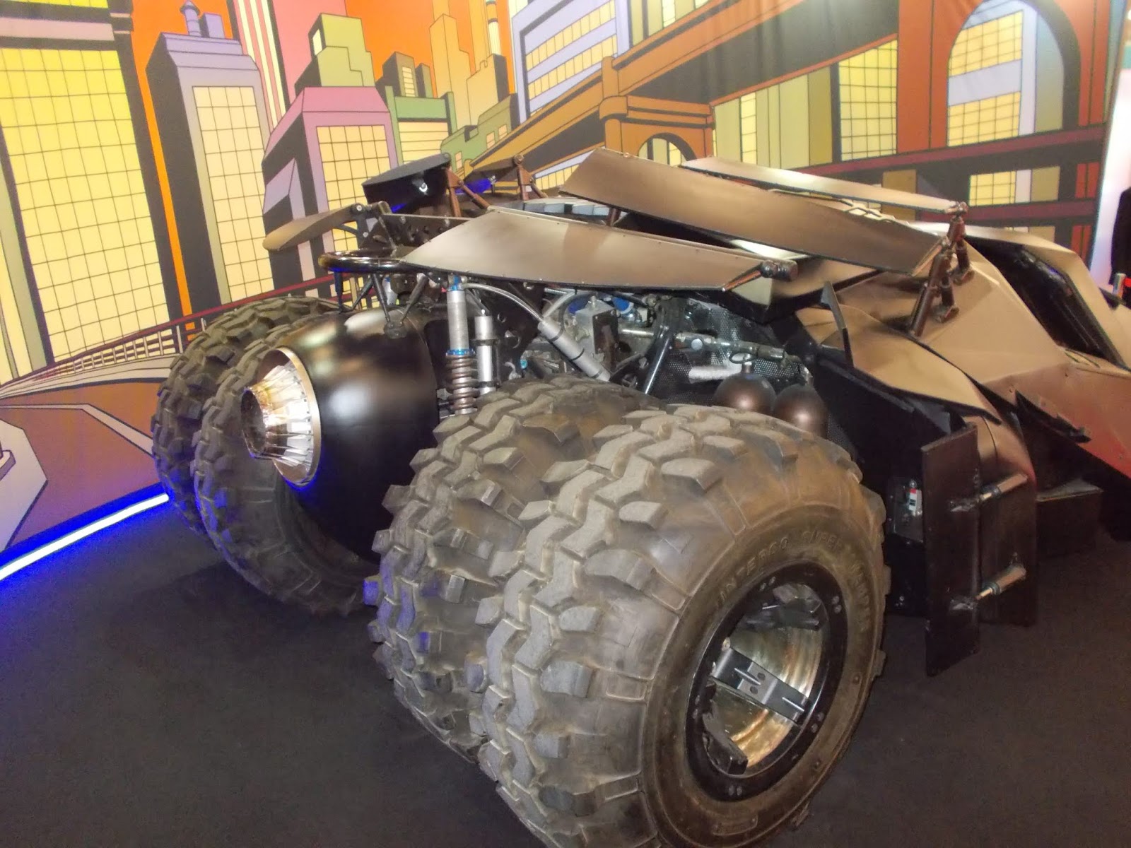 T is for Toy Fair 2020 Reports - Bats about Hummers! | Small Scale World