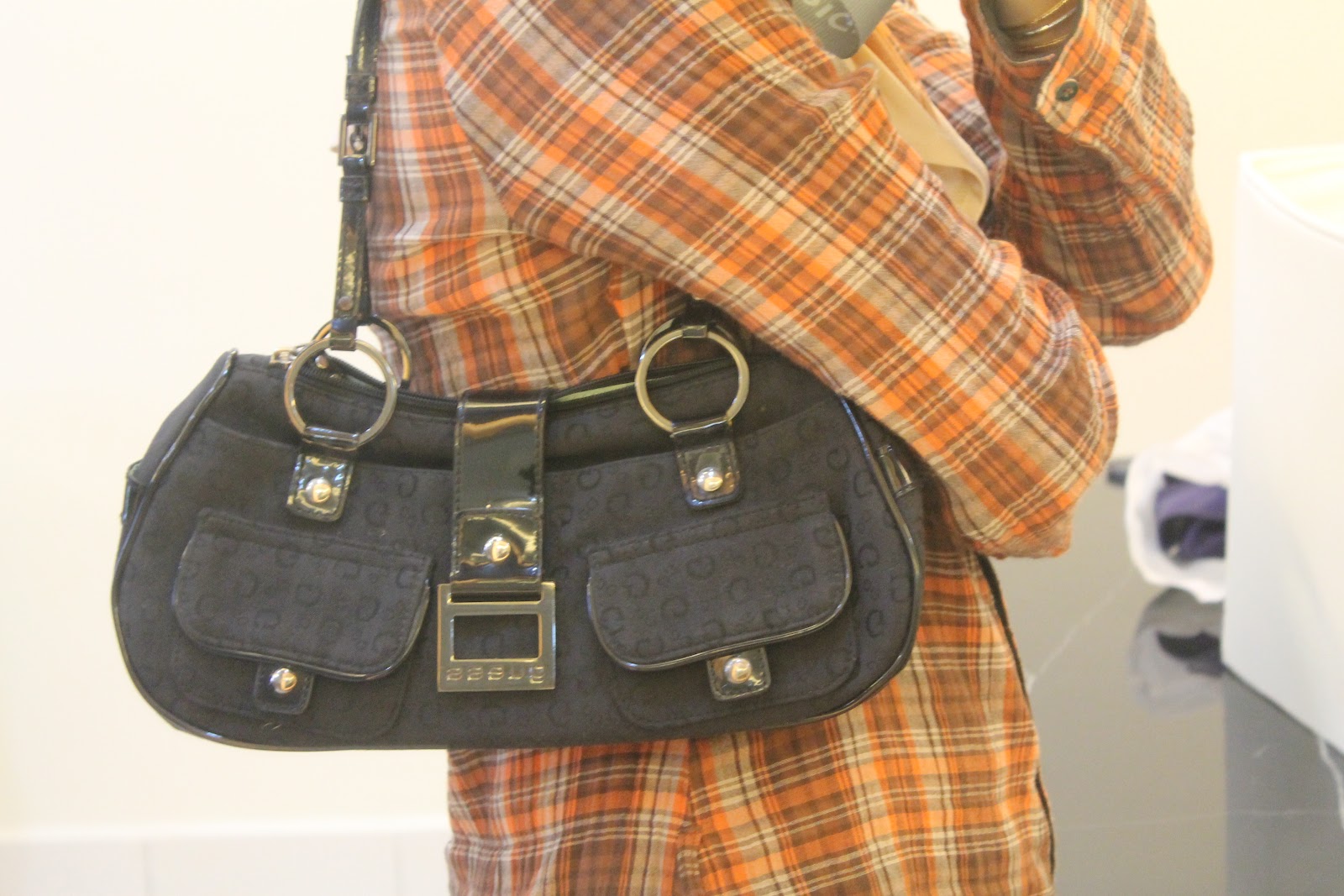 Pre-Loved Authentic Handbags: Pre-Loved GUESS HANDBAGS