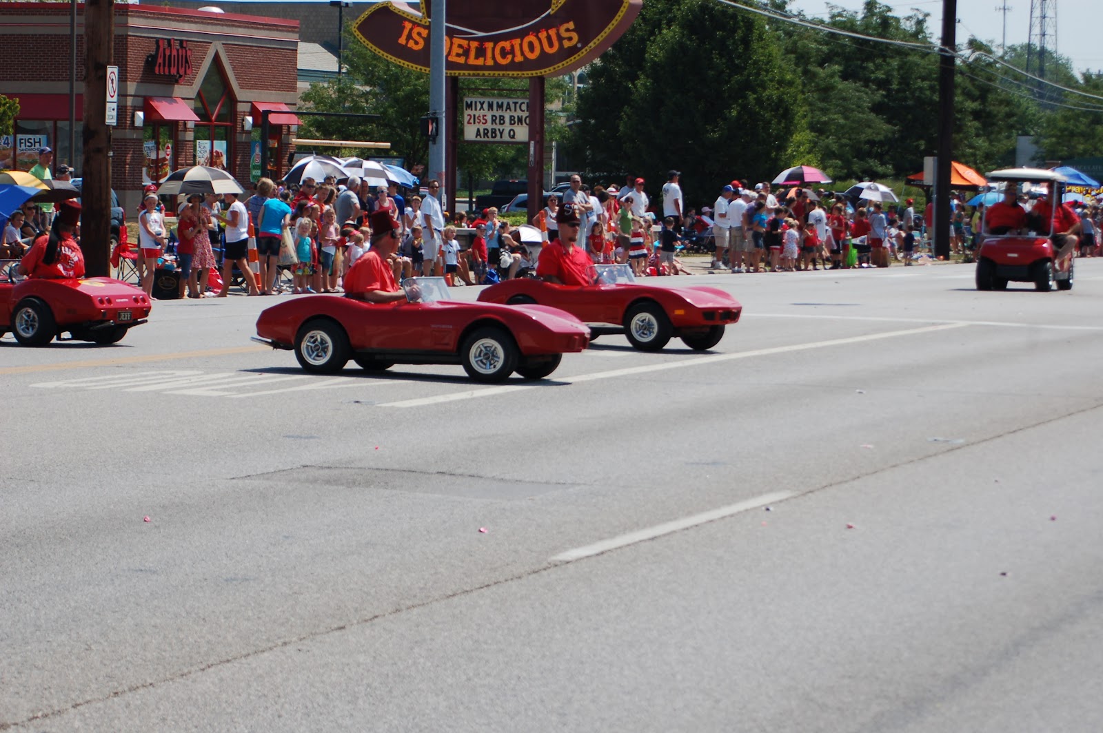 Turnerbudds Car Blog: Parade Route Hot Rods