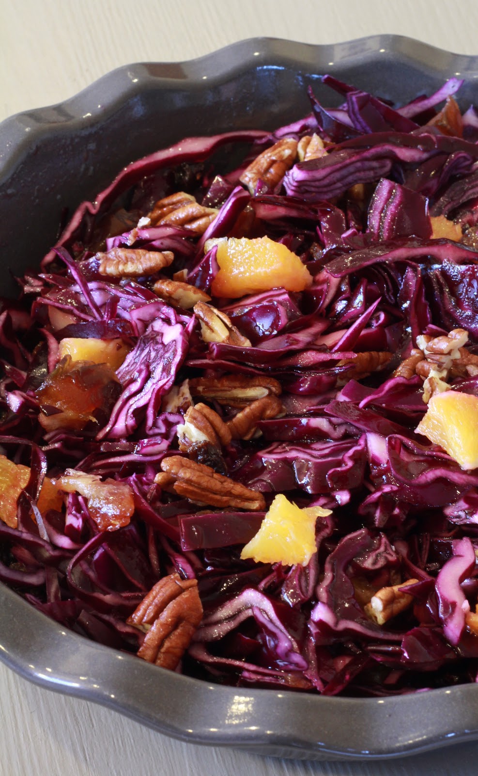 Salade de chou rouge aux fruits secs et à l'orange / On dine chez Nanou