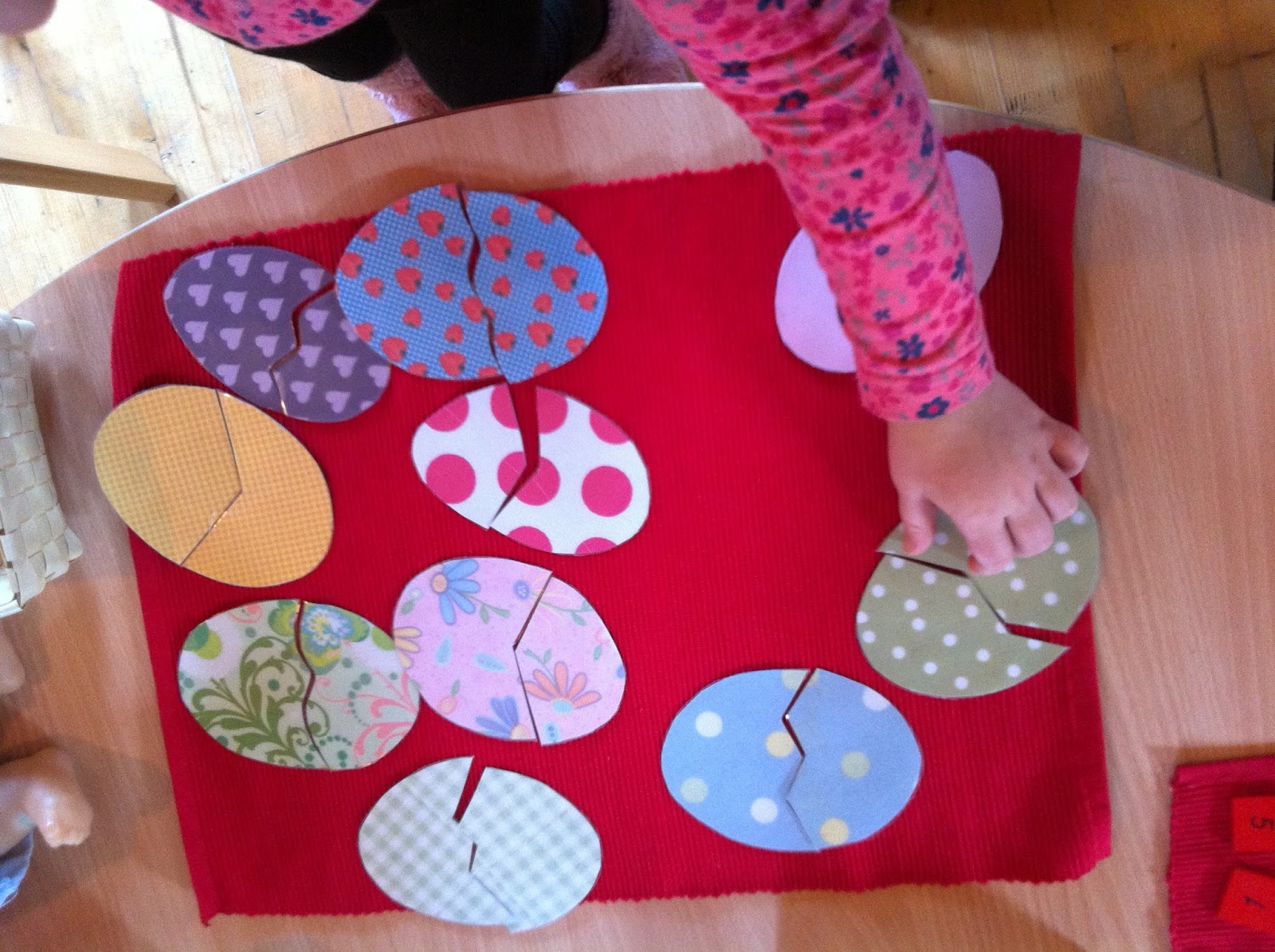 The Guilletos Playful Learning: More Easter activities....