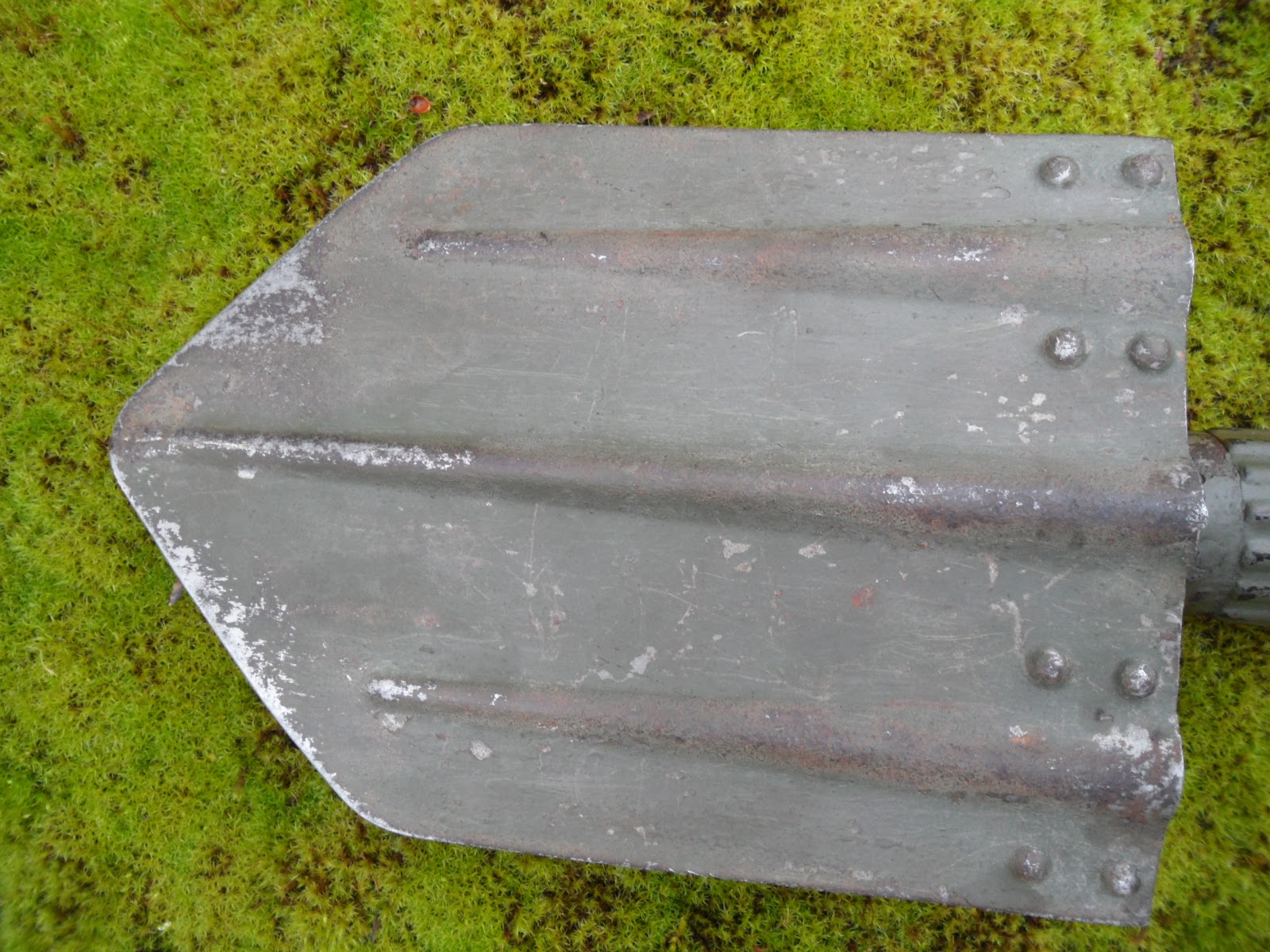 Four Bees: Dutch Army Shovel, Entrenching Tool, Folding Shovel, Post ...