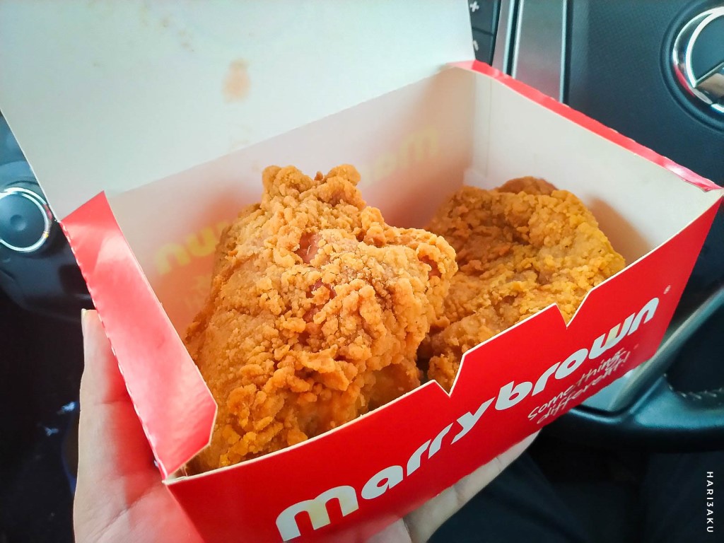 Ayam Goreng Marrybrown Egg-stra Ong, Sos Telur Masin Meleleh, dan Air ...