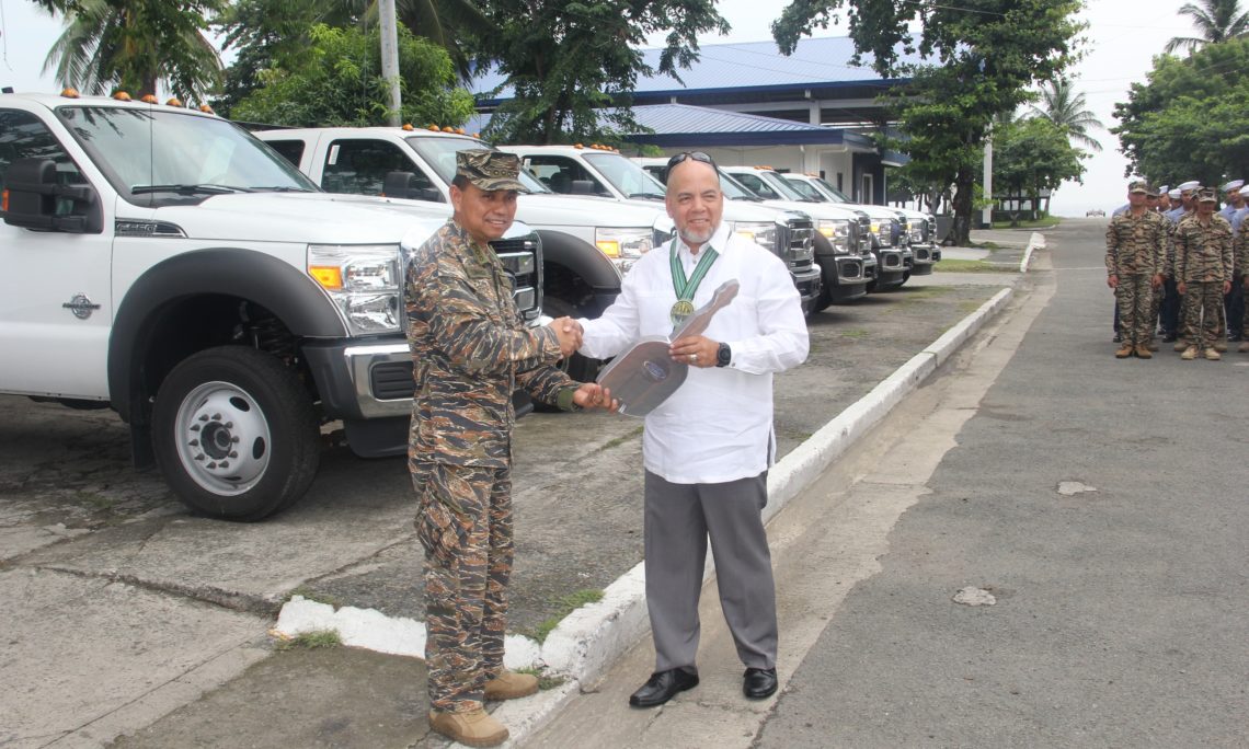 DEFENSE STUDIES: US Transfers 12 Ford F-550 Trucks to the Philippines ...