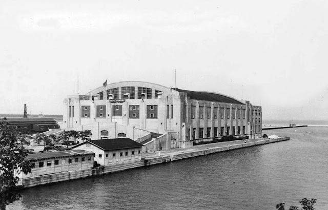 September 30, 1982 -- Naval Reserve Leaves Chicago Lakefront Armory ...