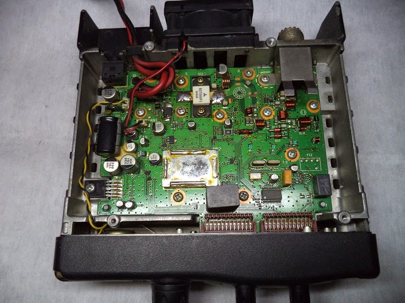 MEDAN RADIO: Icom IC-V8000