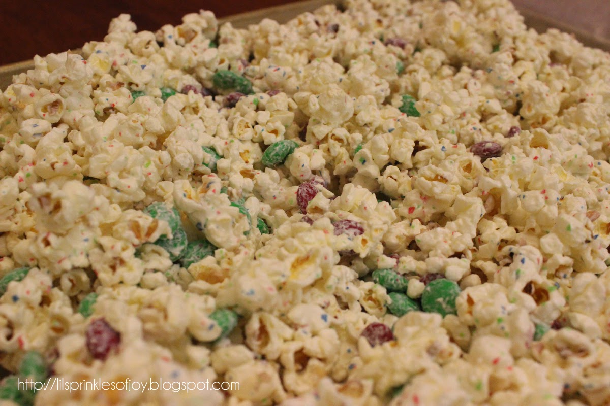 Lil' Sprinkles of Joy: Ho Ho Ho Snack Mix & Free Printable