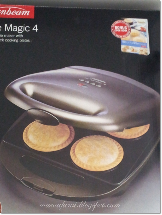 MamaFaMi's Spice n Splendour: Chicken pie (Pie Maker)