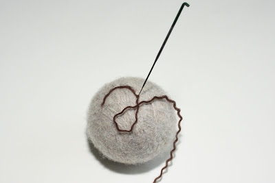 knot•sew•cute design shop: how to make felted wool dryer balls.