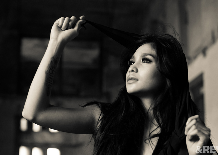 FOTO MODEL-MESZUT: Bibie Julius Black & White Photoshoot (Part 5)