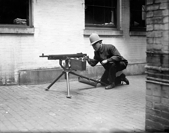 LA IMAGEN DEL SIGLO.: Documentalismo. LA POLICÍA DE BOSTON EN 1900