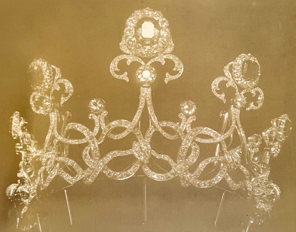 Tiara Mania: Queen Elena of Italy's Emerald Tiara