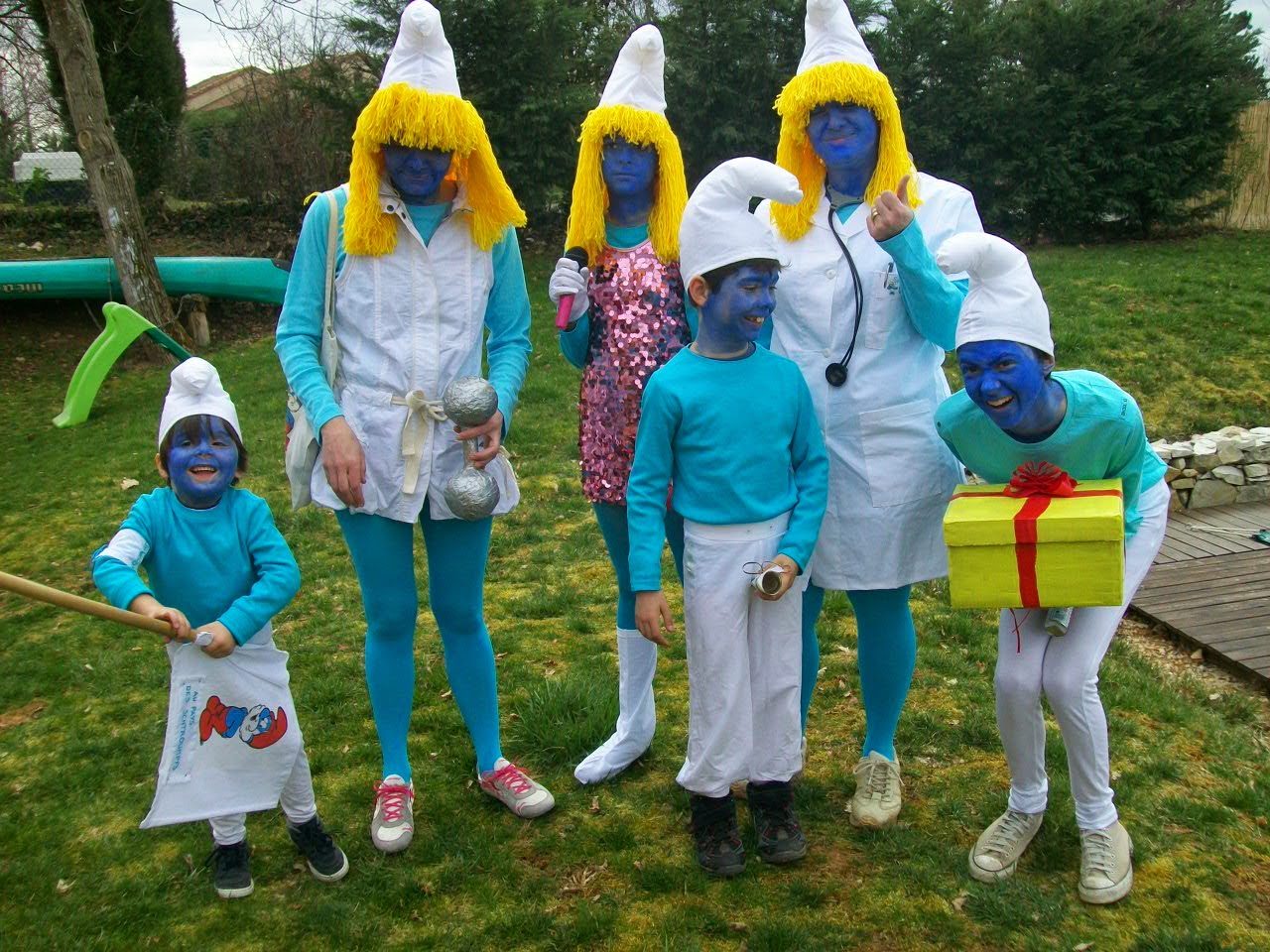 Atelier de Christelle: La Famille des Schtroumpfs (déguisement + patron ...