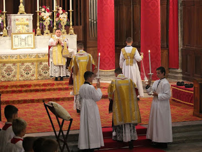 New Liturgical Movement: Another Solemn Mass in the Rite of Lyon