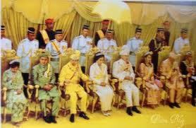 BUKU KREATIF PATRIOTIK: GURINDAM ANTARA RAJA DAN RAKYAT JELATA