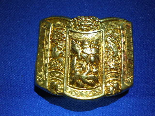 .: PENDING EMAS NYOYA UNTUK DIJUAL