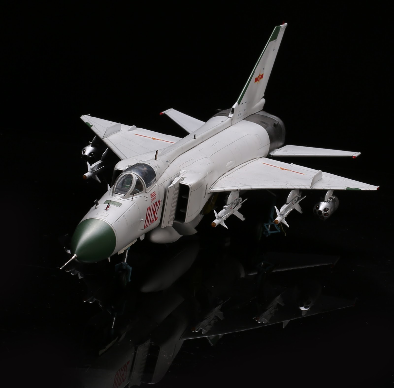 Tommy's Fantastic Models World: Trumpeter 1/48 J-8II 81192(Chinese Hero ...