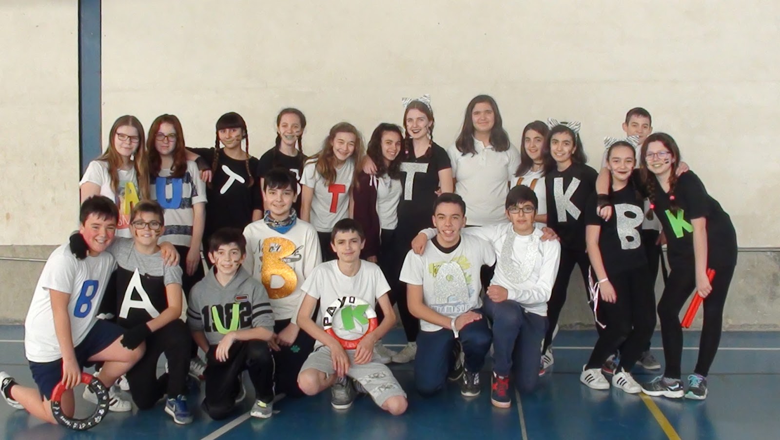 EDUCACIÓN FÍSICA IESO JUAN PATIÑO TORRES: Batuka 1º ESO 16-17 EDUCACIÓN FÍSICA IESO JUAN PATIÑO TORRES: Batuka 1º ESO 16-17