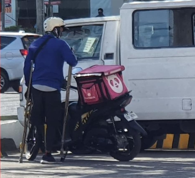 One-Legged Food Panda Rider In Cebu City Works Hard To Support His ...