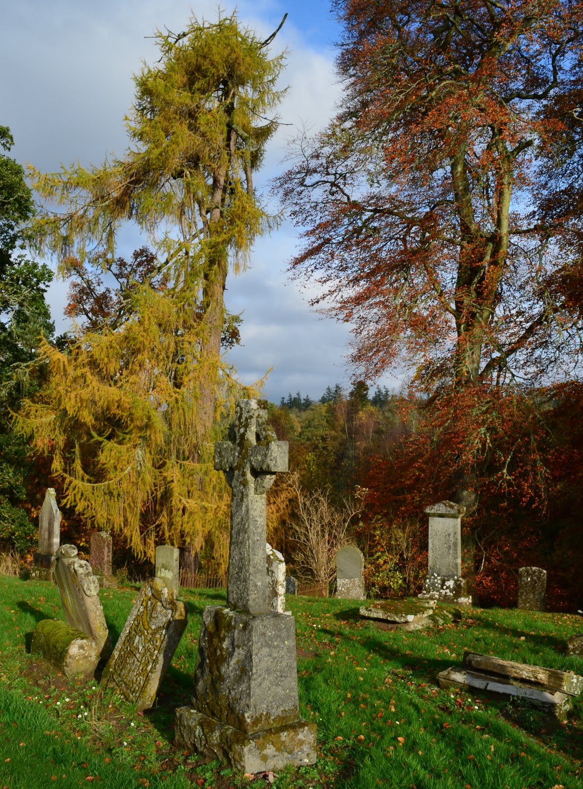 Tour Scotland: Tour Scotland Autumn Photographs Parish Churchyard ...