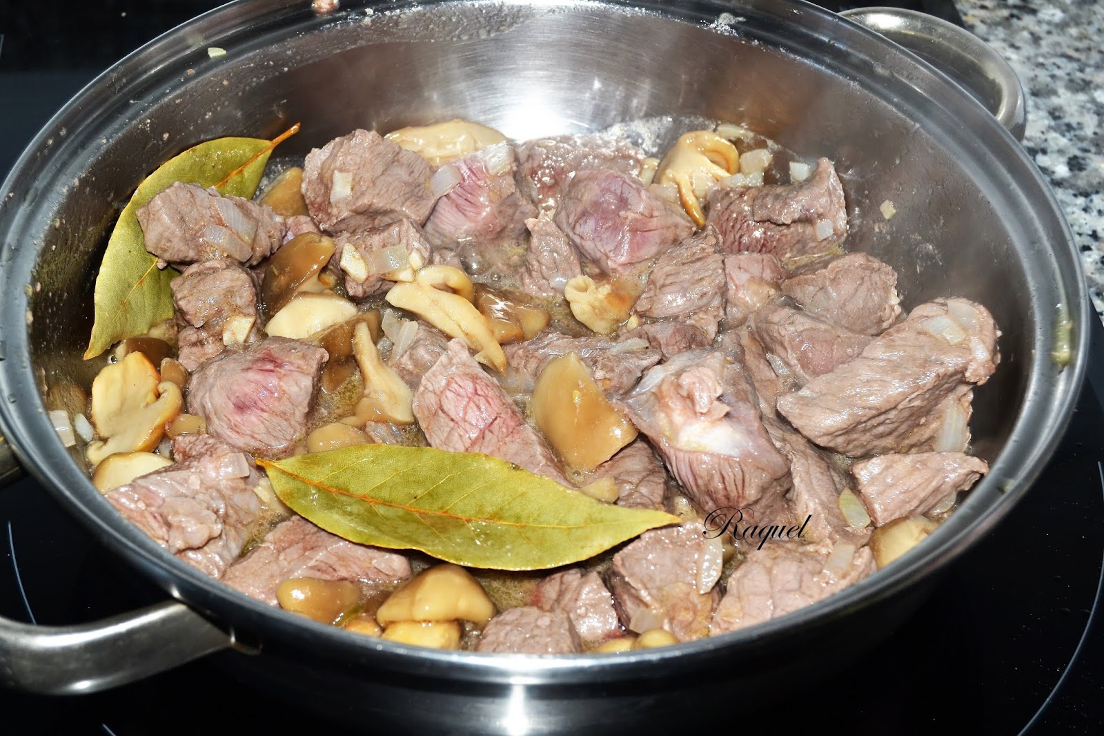 Mi Diversión en la cocina: Ternera guisada con setas a la cerveza