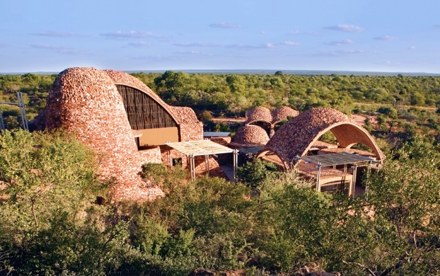 6 Contoh Karya Arsitektur Neo Vernakular yang Sangat Menginspirasi ...