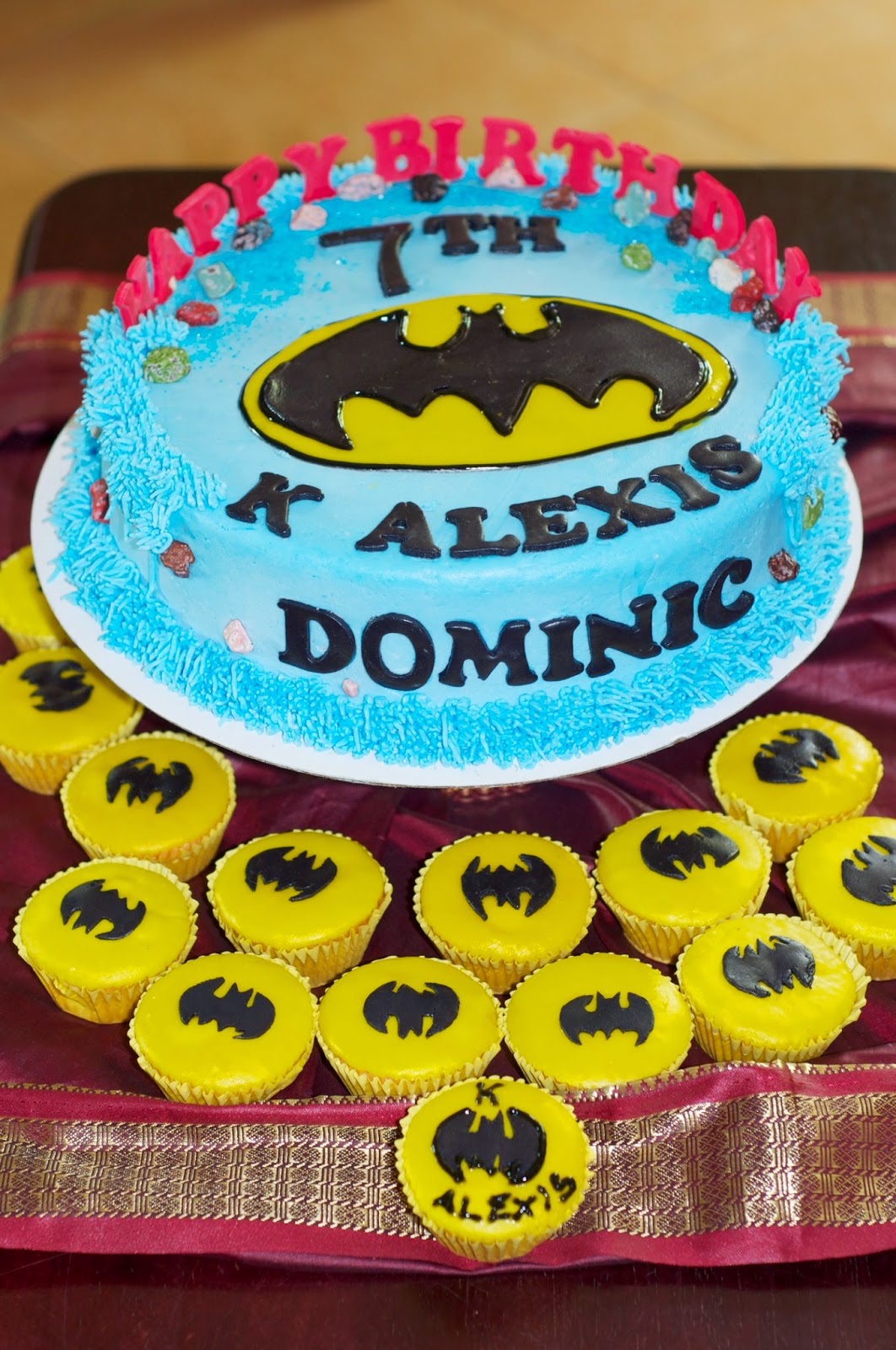 Sweets Gourmet: Batman Cake
