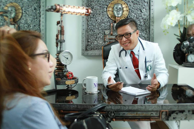 Dr. Mark Fernandez: The cosmetic surgeon is in!