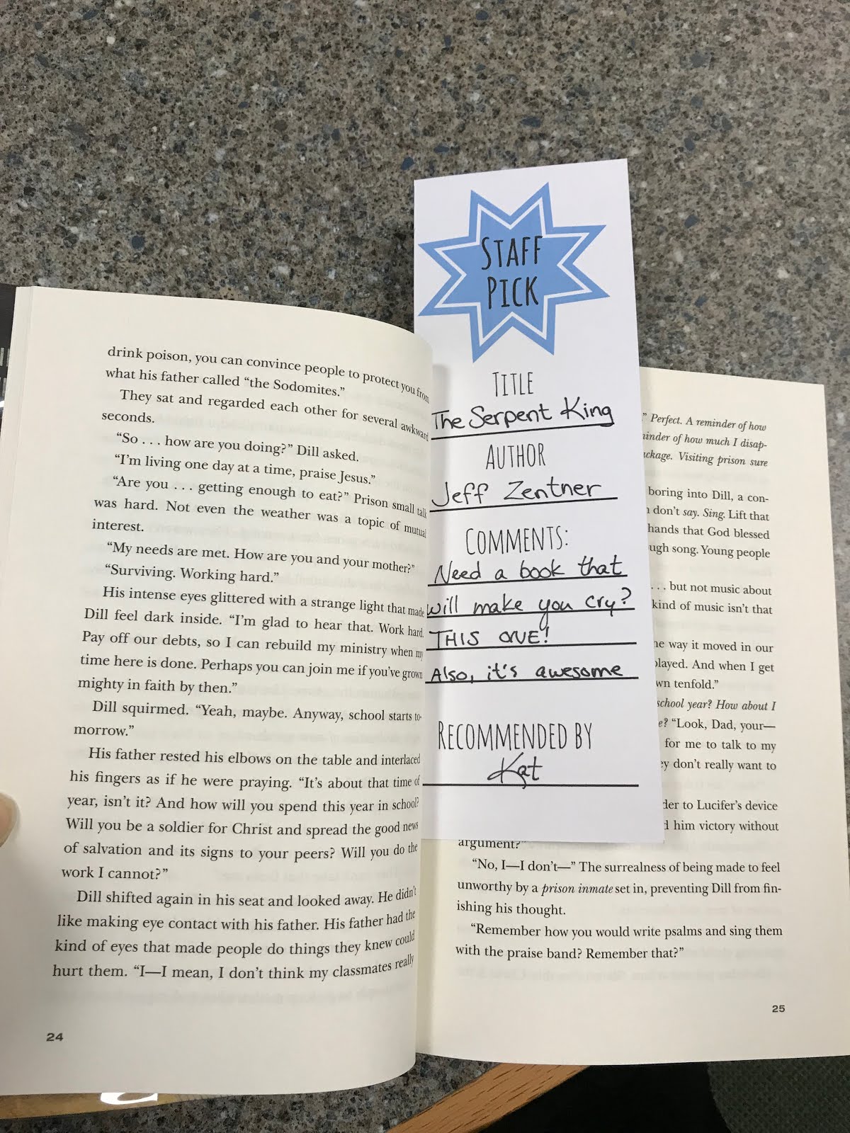 5 Minute Librarian: Easy Staff Picks Displays