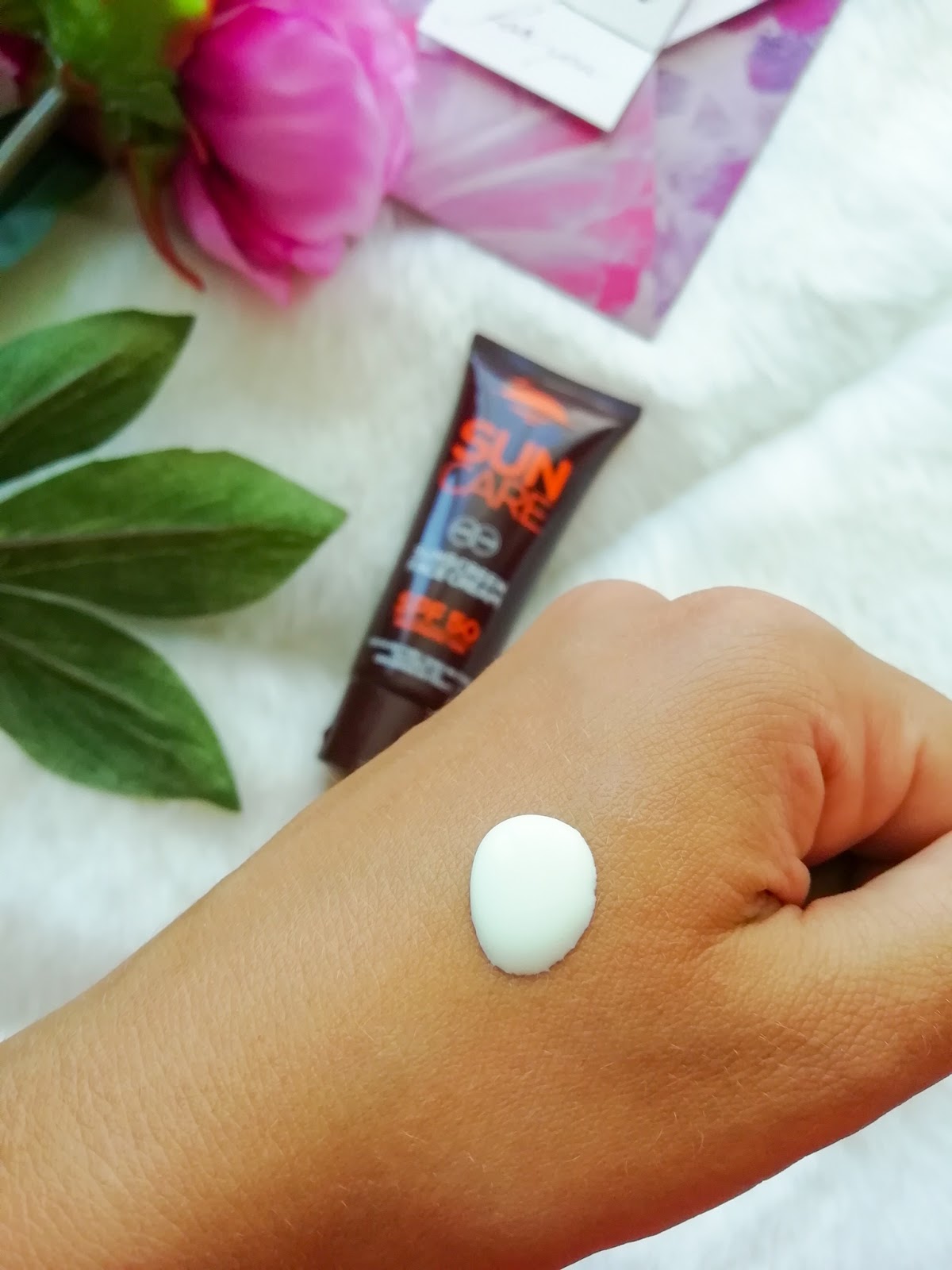 Hris and other sweets: SUN CARE - новата слънцезащитна серия от Biofresh