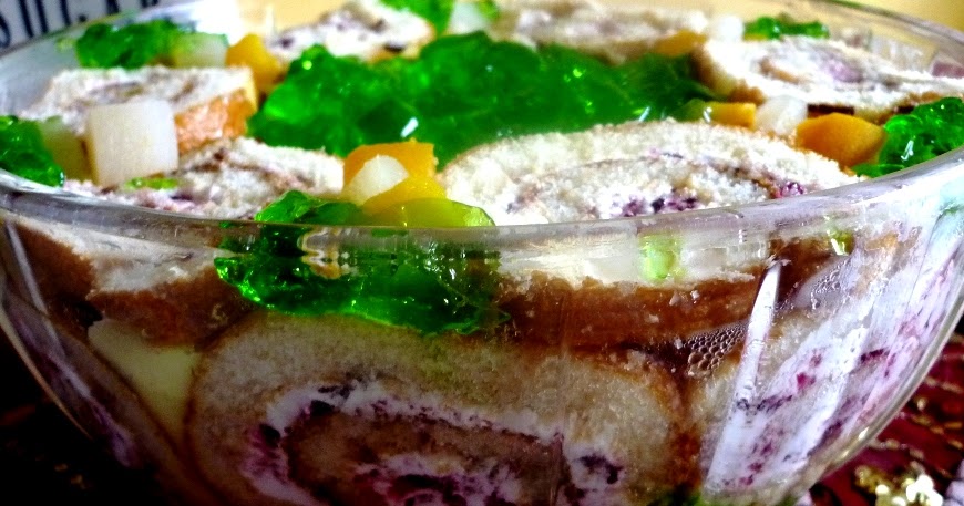 Rania @ Work with sugar'n spice: Swiss Roll Trifle