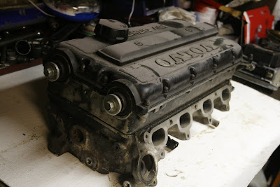 Volvo 240 24v: MOOTTORIN KASAUS / ENGINE ASSEMBLY